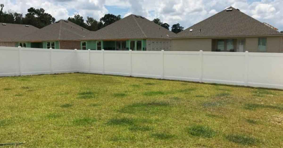 The Ultimate Guide to Choosing a Vinyl Fence for Your Home - State ...